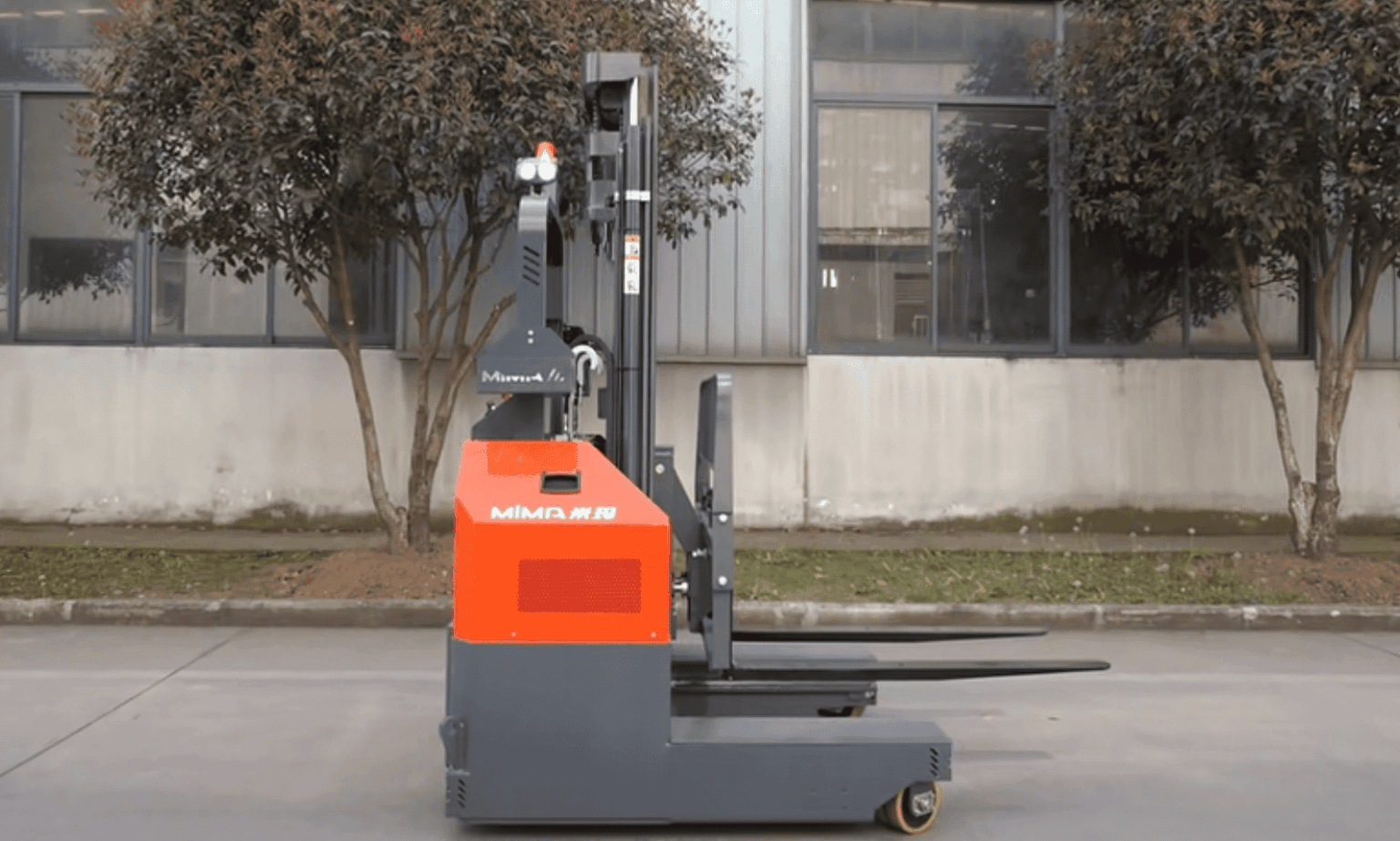 Case Study: MQV15 Multi-directional forklift body, for intelligent long ...